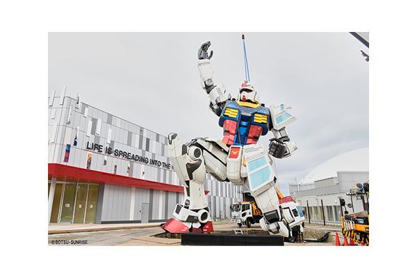大阪・関西万博「GUNDAM NEXT FUTURE PAVILION」実物大ガンダム像を初お披露目 頭部をドッキングする上頭式を実施 ...